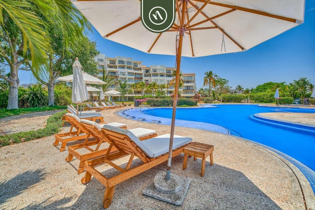 Oceanfront 3BR Condo with Beach Club - Pool, Nuevo Vallarta (tarifs ...