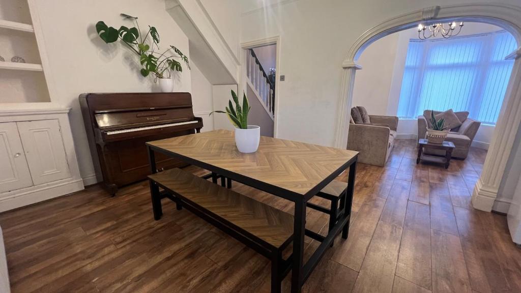 Liverpool Maple House 3Bed - Walk to Anfield stadium, Liverpul ...