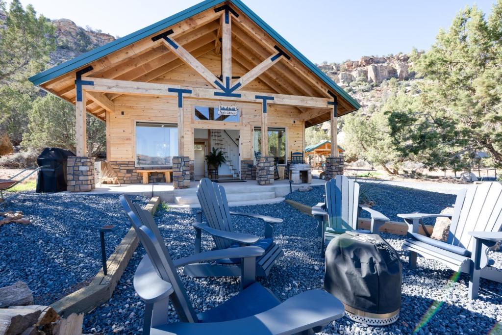 Anasazi Cliffs Lodging, Apple Valley (updated prices 2026)