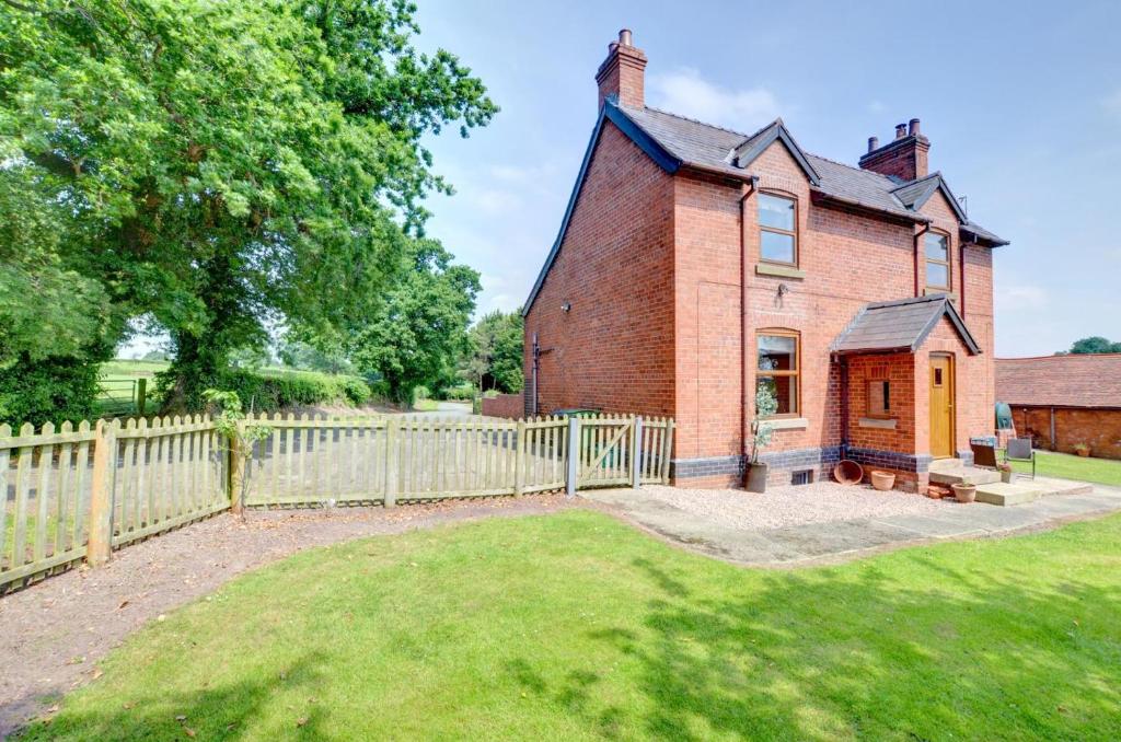 2 Bed in Ruabon oc-waf253, Ruabon (updated prices 2026)
