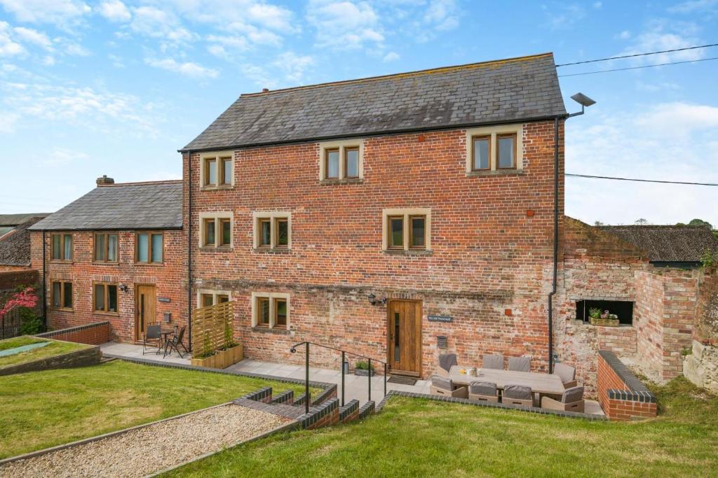 4 Bed in Heywood oc-t29040, Westbury (updated prices 2026)