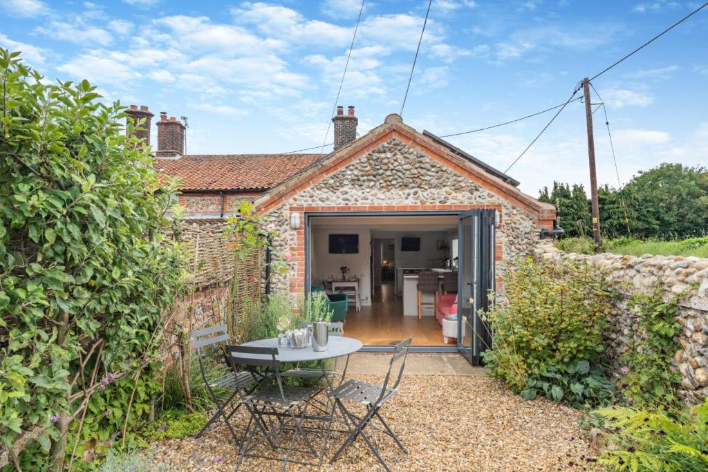 2 Bed in Holt oc-2027, Thornage (updated prices 2026)