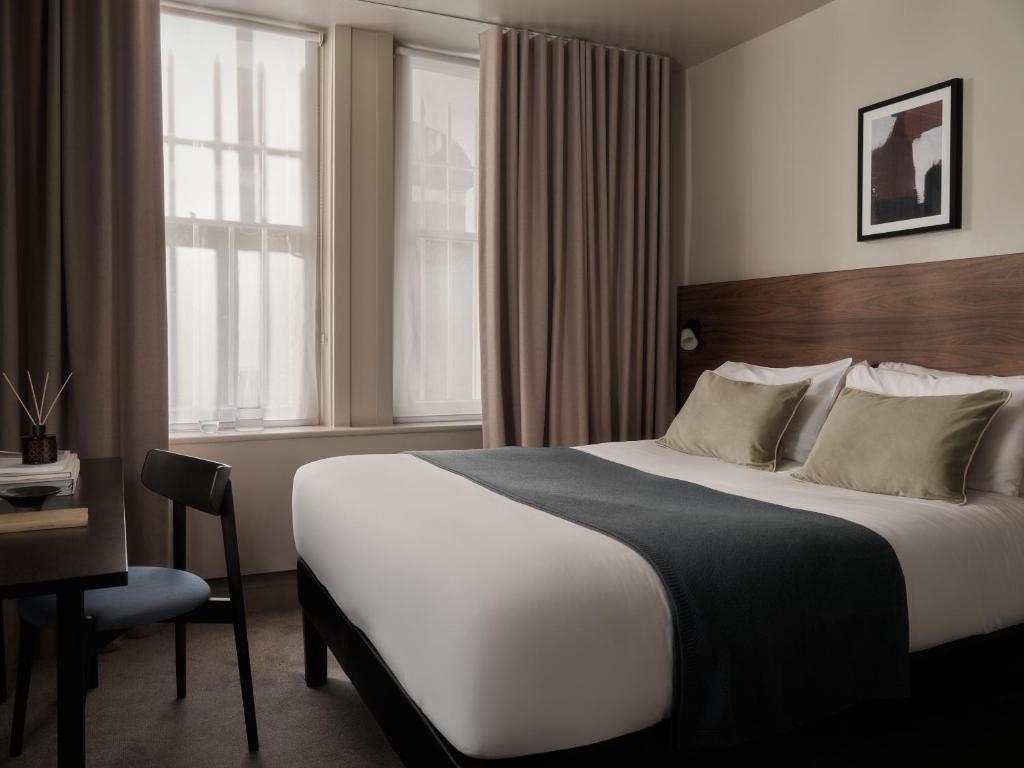 Bob W London Kensington, London (updated prices 2026)