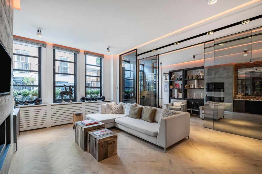 Ultra-Luxury Pavilion Road Mews House, London (updated prices 2026)