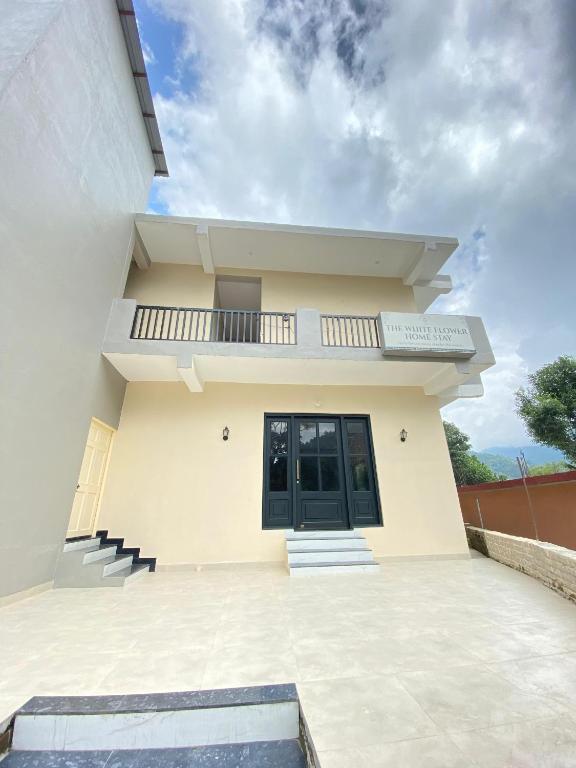 The White Flower Homestay, Kāthgodām (updated prices 2026)