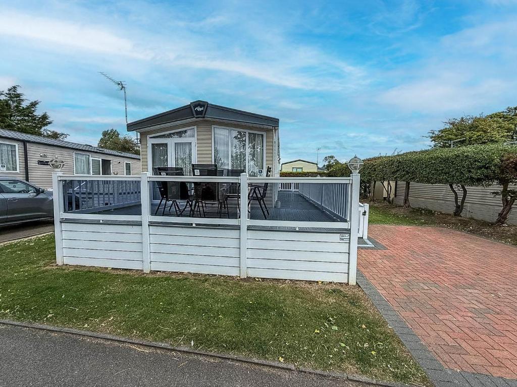Stunning Caravan At West Mersea Park 75192Wm, West Mersea (updated ...