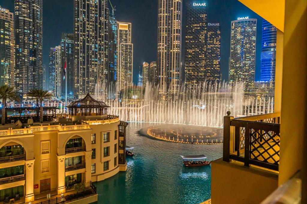 Escape24 Upgraded 1BR Al Bahar with Partial Burj & Fountain View, Dubai ...