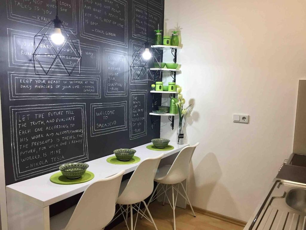 Apt Tesla Absolute Center Heart of the city, Сараево (актуальные цены ...