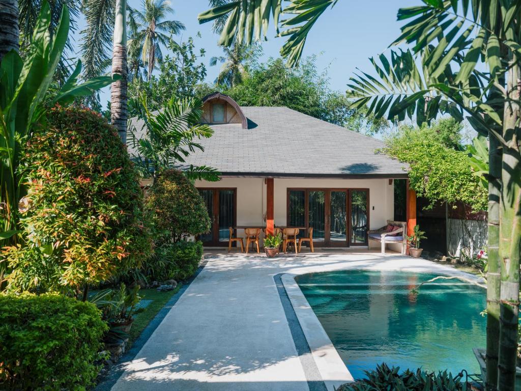 Serene 3BR Villa with Pool & Garden, Central Kuta, Kuta Lombok (preços ...