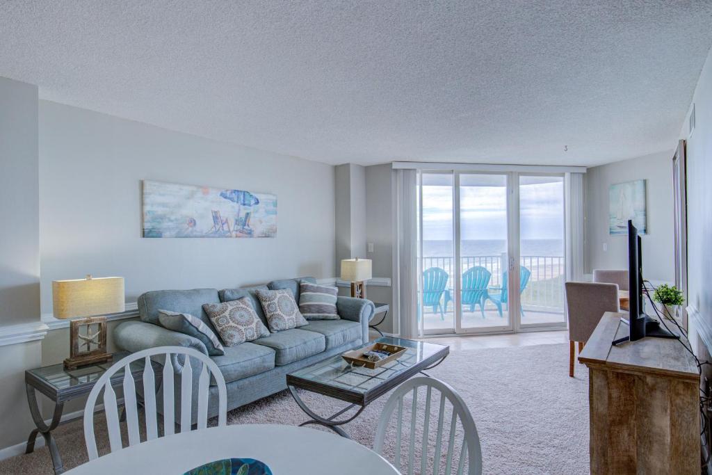 Oceanfront St. Regis gem with resort pool, fitness center, sauna ...