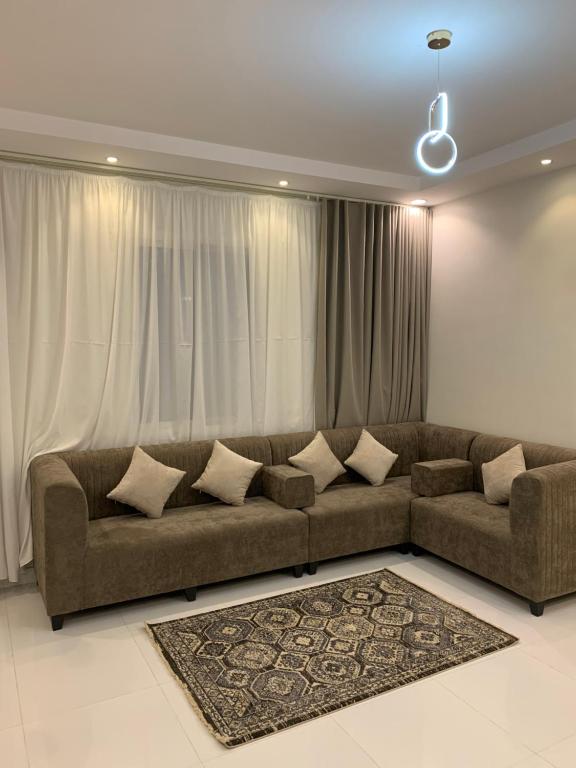 City residence, Medina (updated prices 2026)