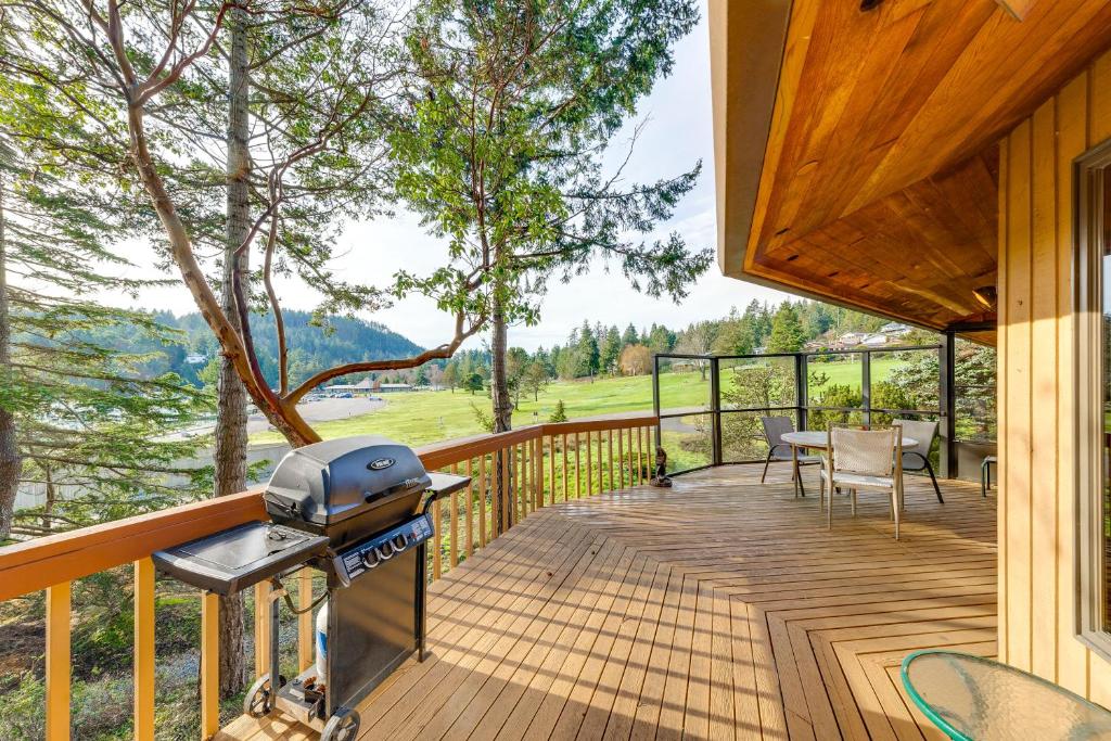 Serene La Conner Retreat w/ Fireplace & Deck!, La Conner (updated ...
