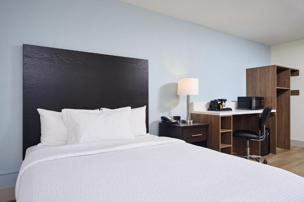 Canad Inns Destination Centre Windsor Park, Winnipeg (updated prices 2026)