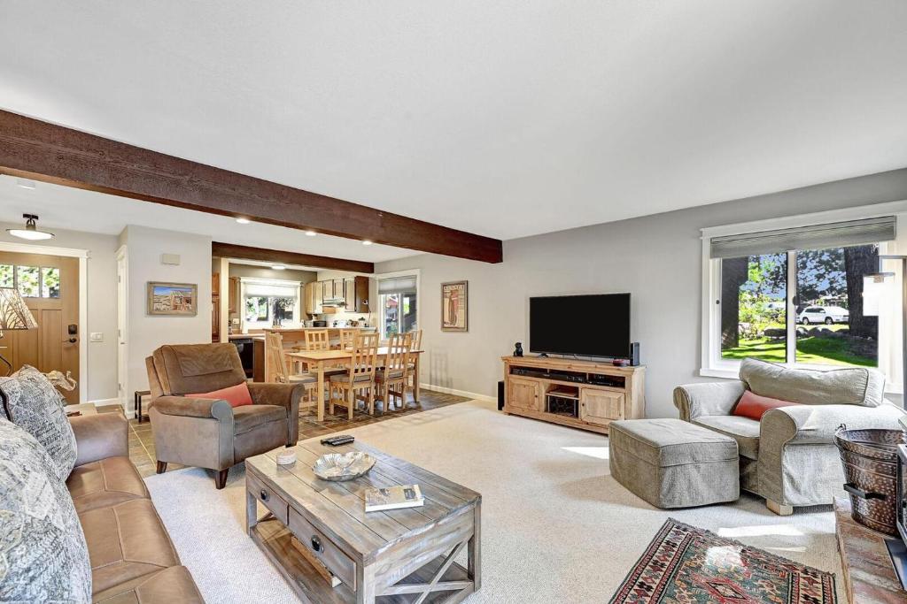 Mountain Condo | Spa Pool and Ski Shuttle Access, Mammoth Lakes ...