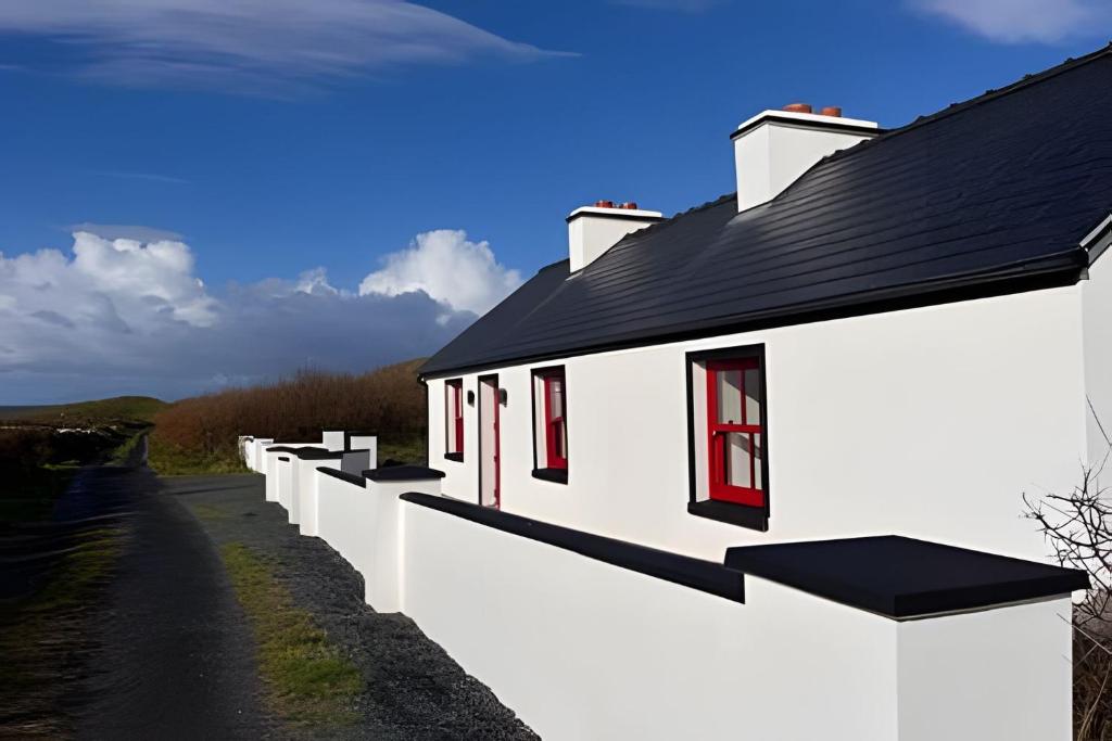 Bunowen, Louisburgh, Walk to the Beach!, Louisburgh (updated prices 2026)