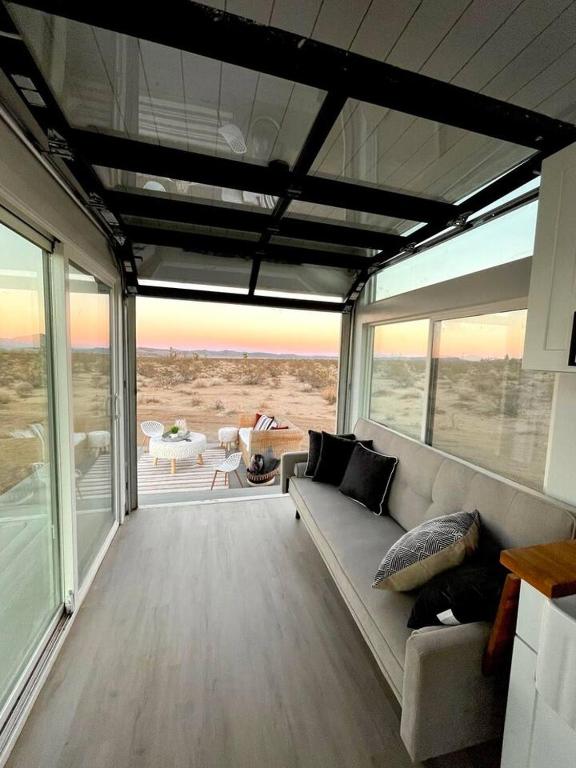 Joshua Tree Tiny Home - Remote & Modern Container Home on 5 Acres ...