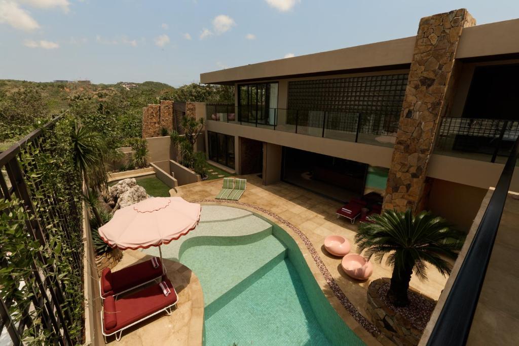 Slim Summer House, 4 bedroom Mid Century Villa in Uluwatu, Uluwatu ...
