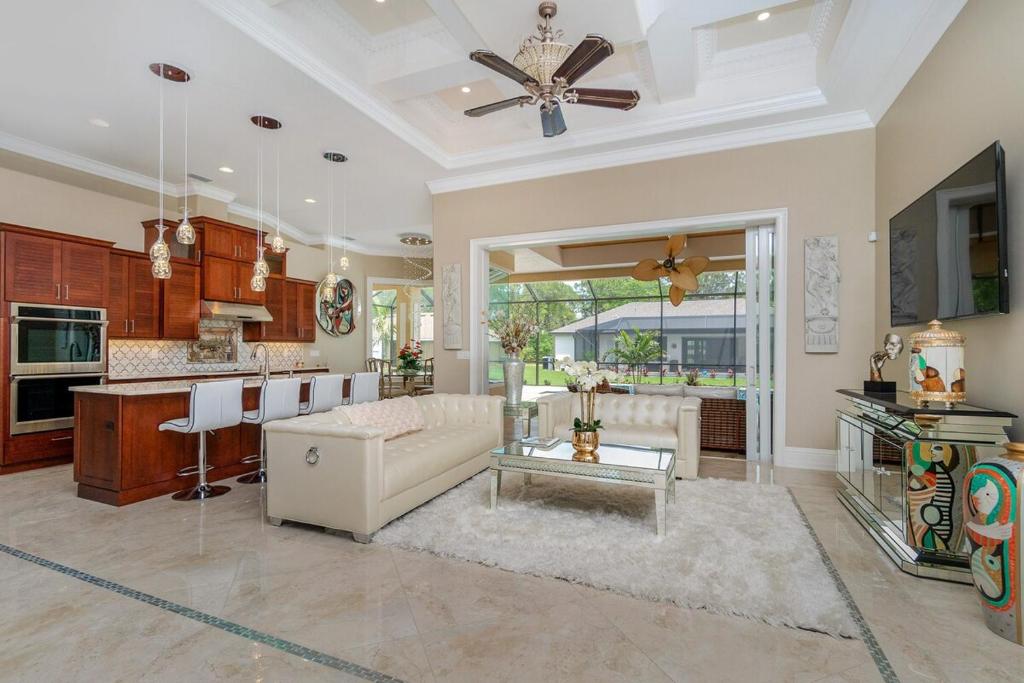 Luxury Gasparilla SGC Retreat with Huge Pool Area, Port Charlotte ...