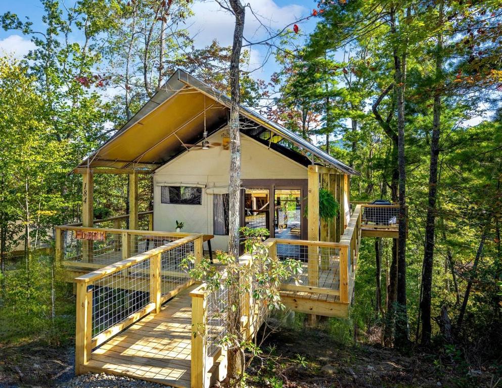 Secluded Glamping Tree Tent with Outdoor Soaking Tub & Private Pizza ...
