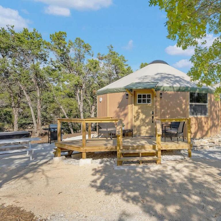 Rustic Western Cabin with Loft & Hot Tub Located Near Canyon Lake ...