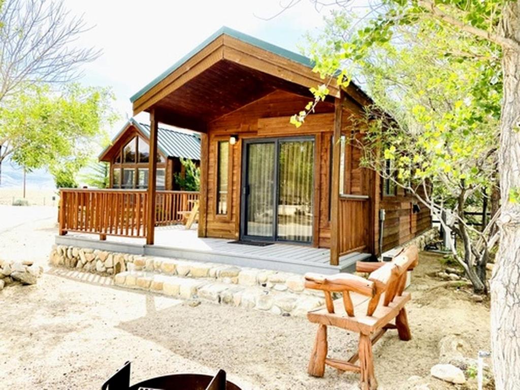 Cozy Mountain-Style Cabin with Scenic Sierra Nevada Views Near Lone ...
