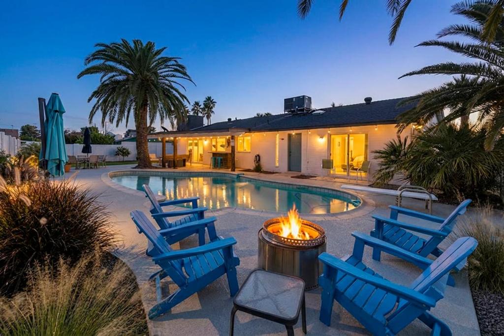The Cactus Palace - Desert retreat ,Heated pool, Phoenix (prețuri ...