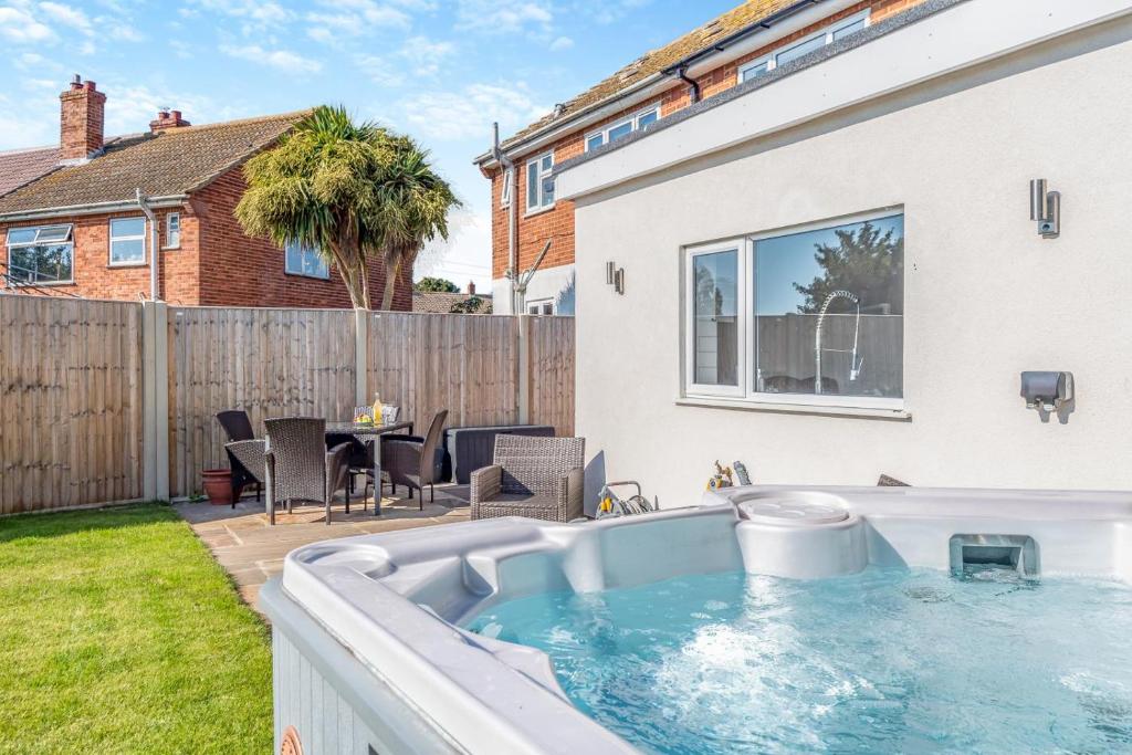 4 Bed in Hunstanton oc-w27700, Hunstanton (updated prices 2026)