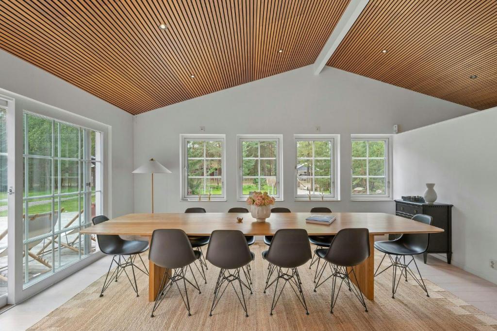 Beach House Retreat In Peaceful Ljunghusen, Höllviken (updated prices 2026)