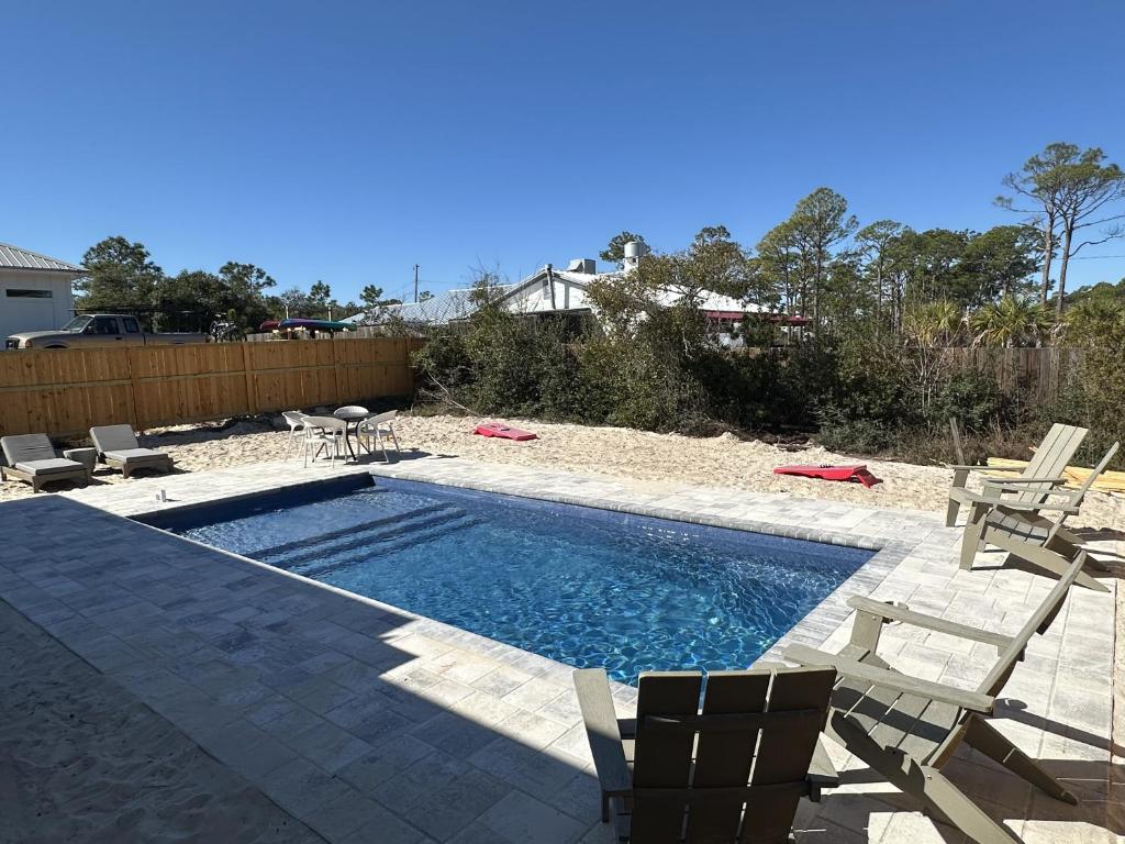 Beach retreat with open layout AC private pool fire pit & grill, Port ...