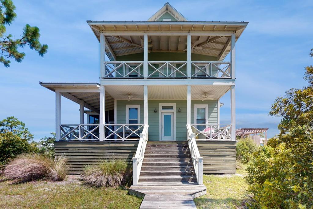 Coastal cottage with private W&D WiFi and shared pool, Port Saint Joe ...