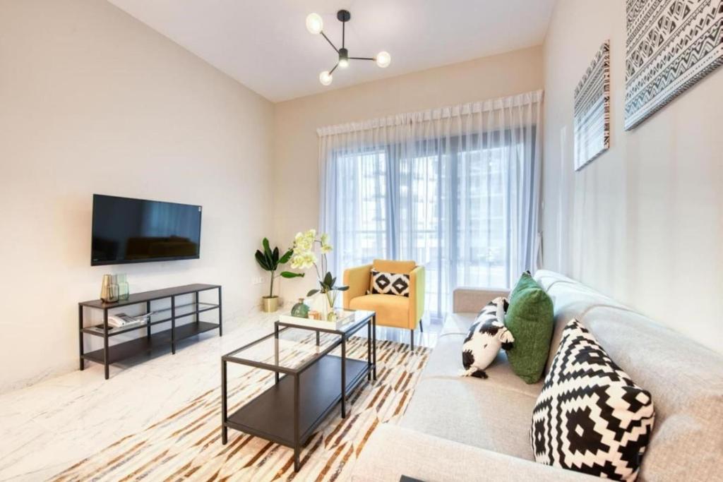 Elite LUX Holiday Homes - Stylish 1 BR Pool & World Class Gym in Dubai ...