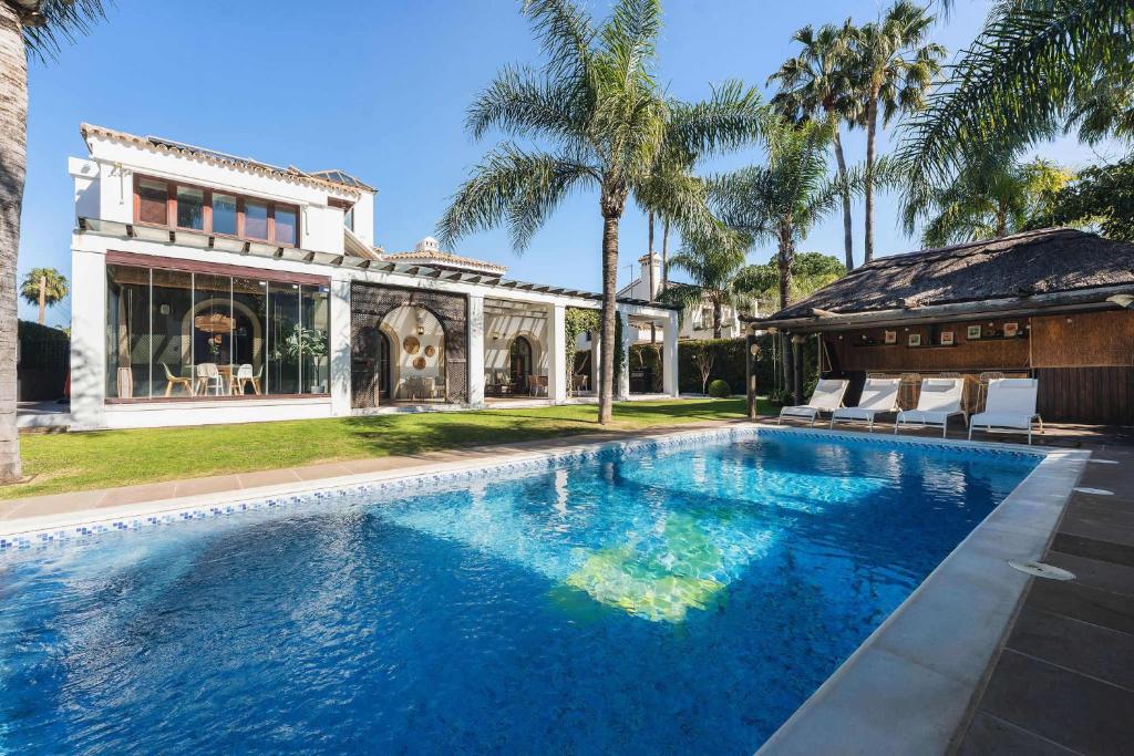 San Pedro Luxury Villa Private Pool Beach Access & Family Fun, Marbella ...