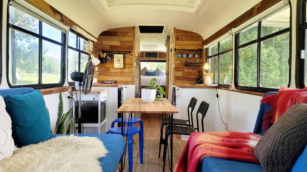 Molly the Bus at Happy Goat Farm, Moorland (opdaterede priser for 2026)