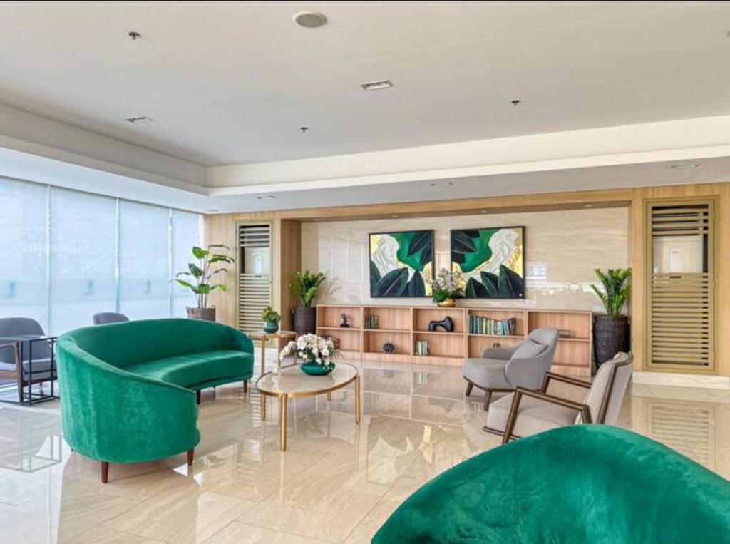 Lush Residences condo staycation in Makati, Manila (updated prices 2026)