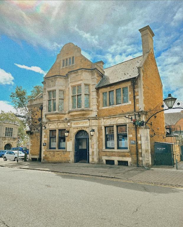 The Red Lion Inn, Rothwell (updated prices 2026)