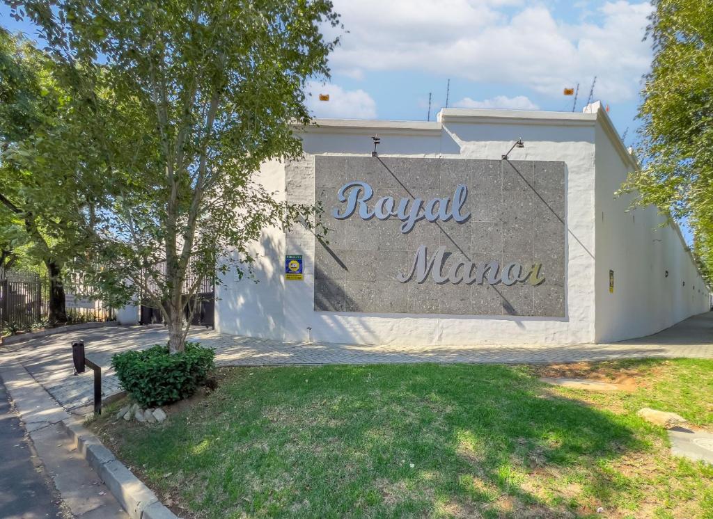 The Royal Manor Bryanston, Johannesburg (updated prices 2026)