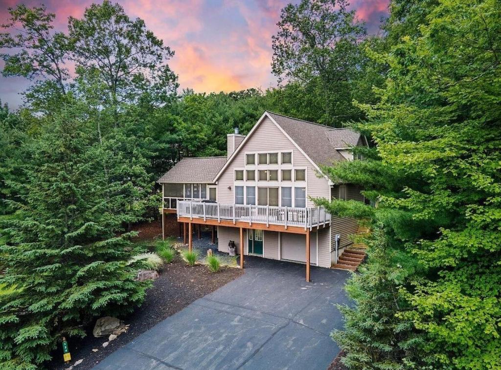 Luxury Poconos Chalet - 3 Mins to Camelback, Tannersville (tarifs ...
