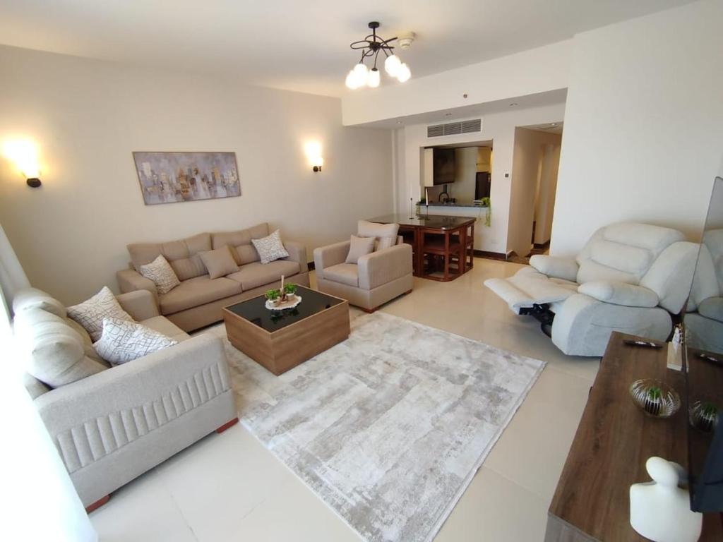 Elegant duplex in Porto New Cairo Compound, El Cairo (precios ...