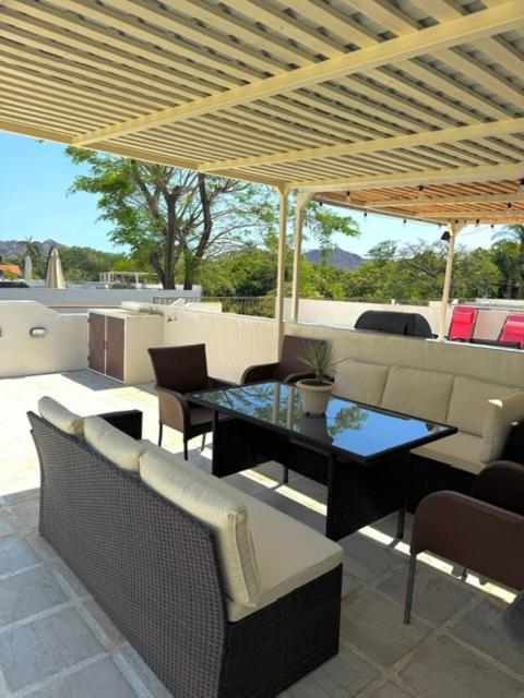 Tropical 2nd floor Condo with Rooftop, Coco (updated prices 2026)