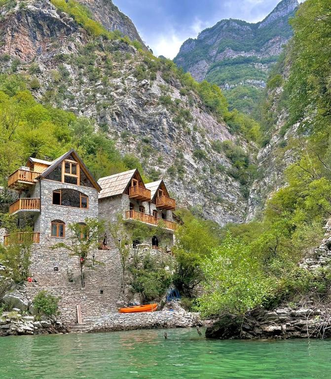 Te Konaku, Komani Lake, Koman (updated prices 2026)