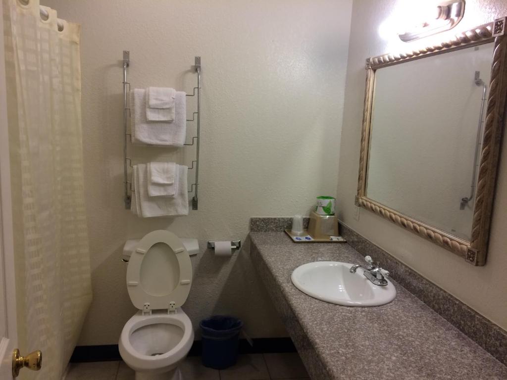 Country Regency Inn & Suites, Manvel (updated prices 2025)