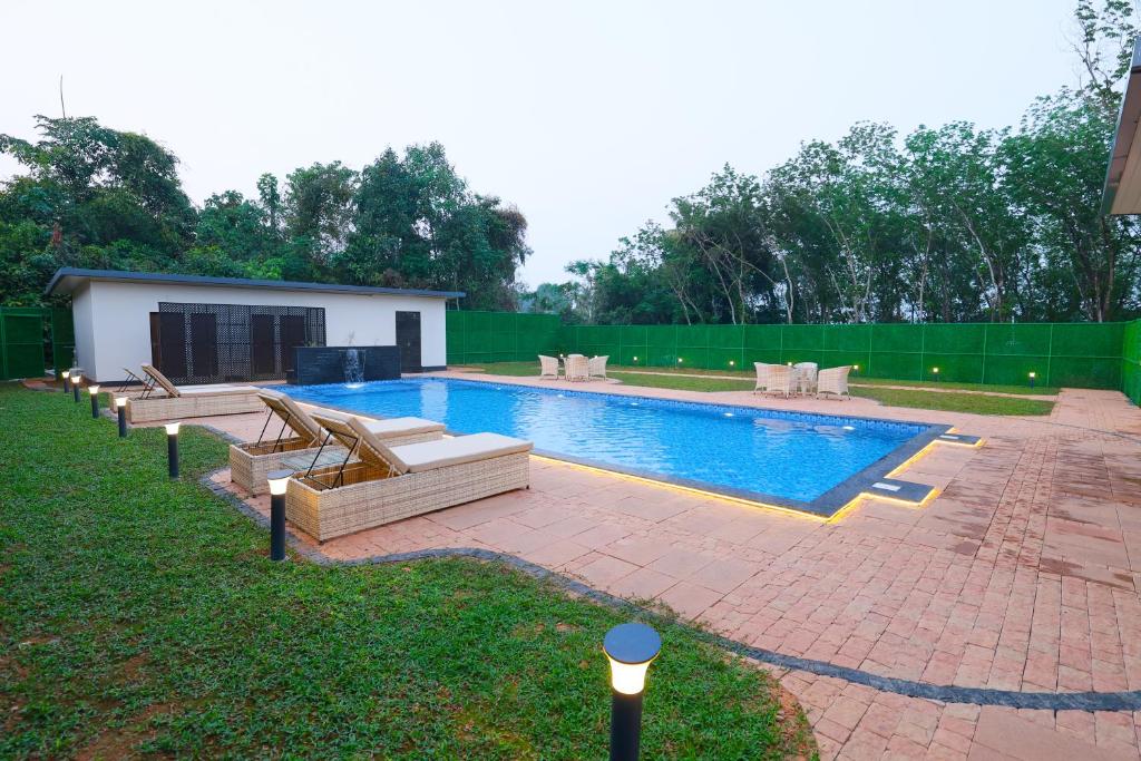 B Town Resort Near Infopark Kakkanad, Cochin (updated prices 2026)