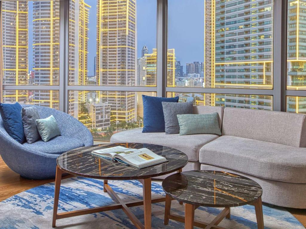 Novotel Suites at Acqua, Manila (prezzi aggiornati per il 2026)