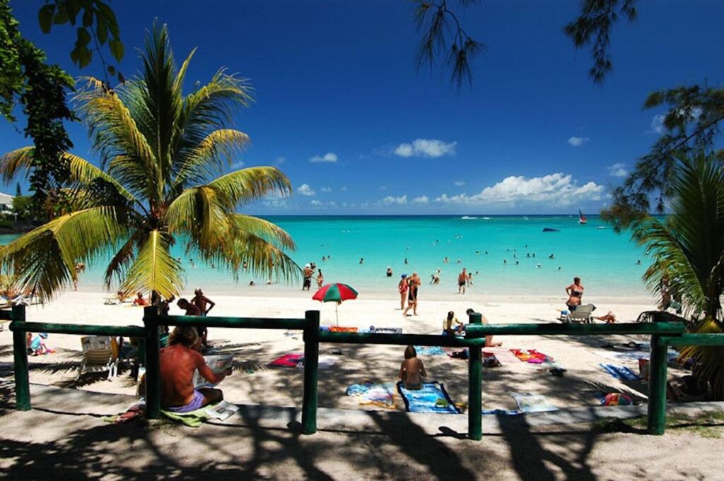 BeachHead Property, 1 Max Plaza Building, Royal Road, Pereybere ...