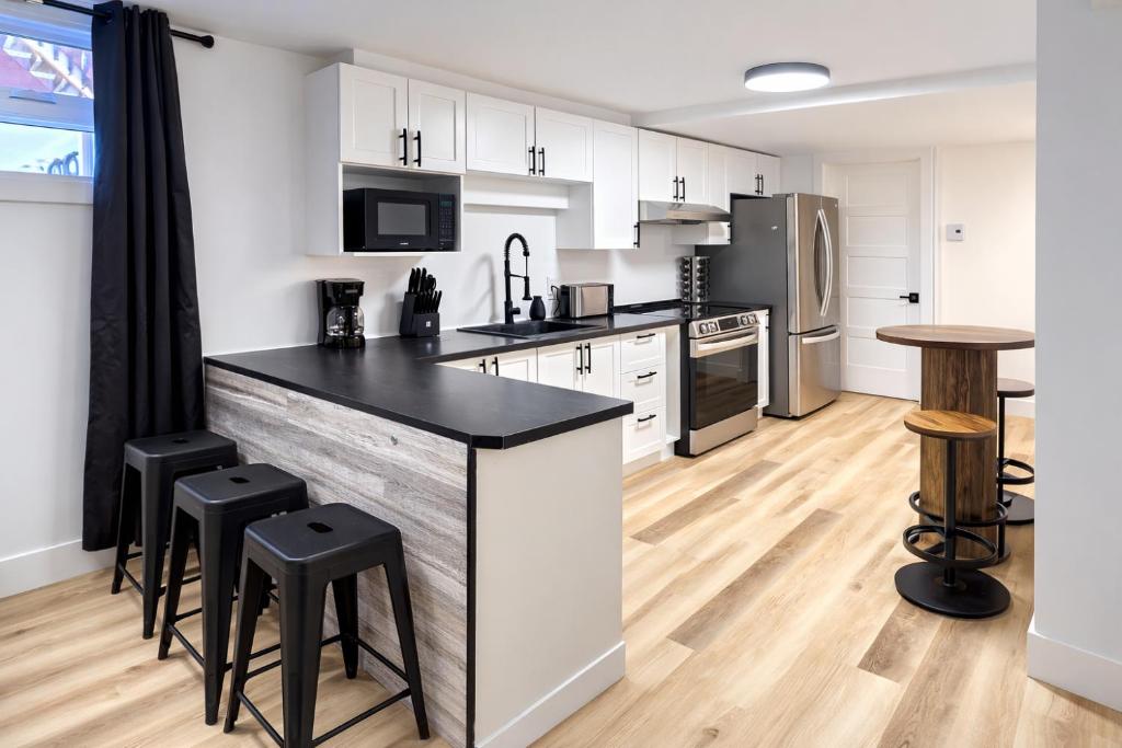 2 Bedrooms 10mins Old-QC Free Street Parking, Quebec (mesto ...
