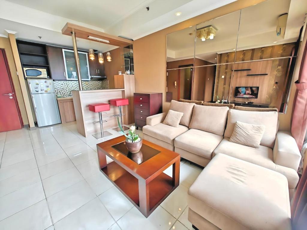 Strategic 3BR Sudirman Park Apt Wi-Fi, Pool,Gym, Dżakarta (aktualne ...