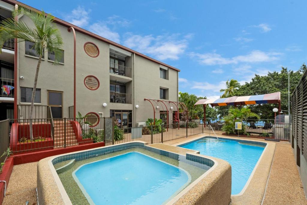 Waters Edge The Strand, Townsville (updated prices 2026)