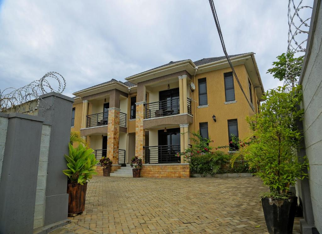 Modern Fully Furnished Apartments with Hillside View, Bwebajja (updated ...