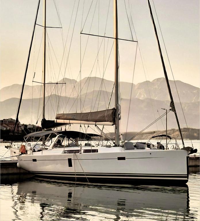 Sail yacht MANU, Tivat (updated prices 2026)