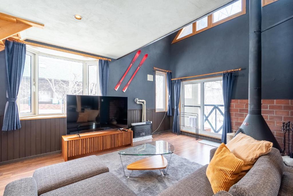 Goodfellas Onsen House, Niseko (updated prices 2026)